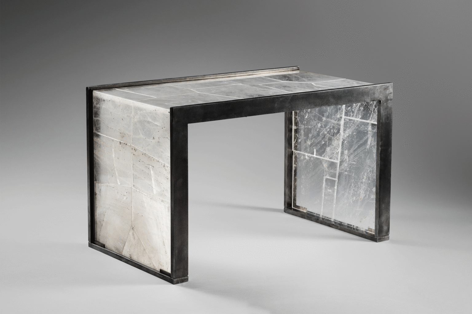 Waterfall quartz side table - CHAHAN